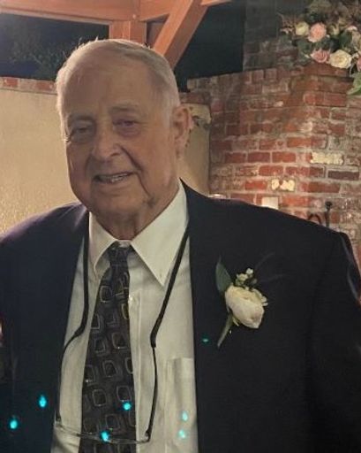 Walter Wulff Obituary January 11, 2024 - Wolfe-Bayview Funeral Home and ...