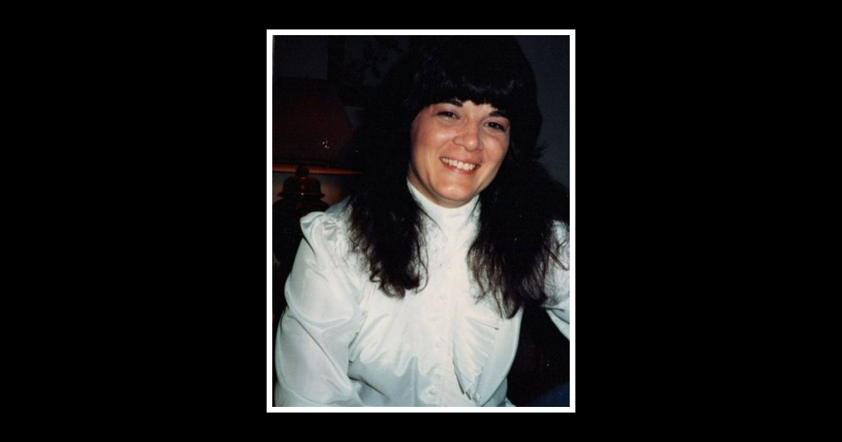 Robin Elizabeth Lowe Obituary September 26, 2025 - Cremation Society of ...