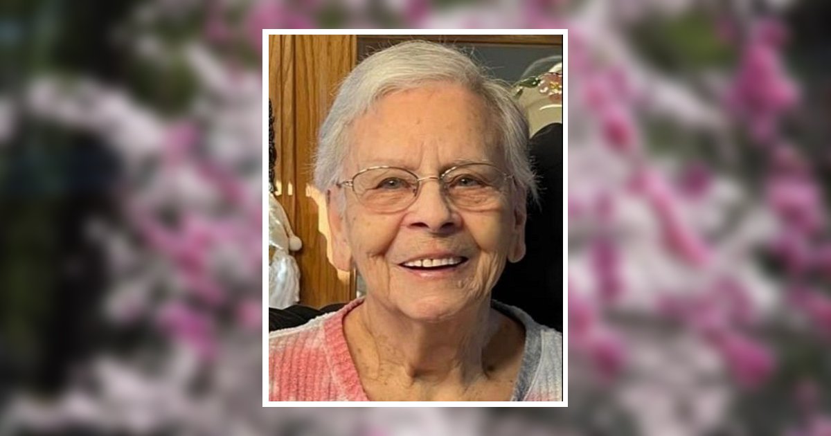 Lucy Effinger-Warns Obituary December 30, 2025 - Rogers-Hovatter ...