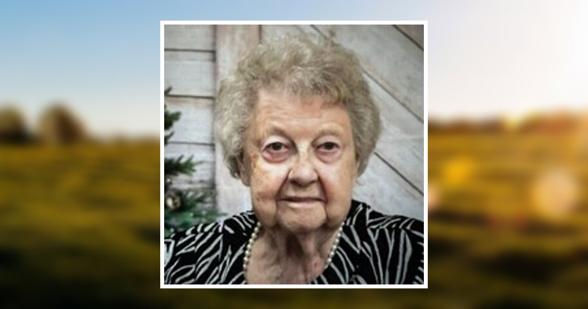 Olive E. Olson Obituary August 24, 2022 - Amundson Funeral Home