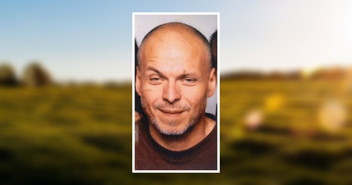 Michael Allan Geering Obituary April 11, 2022 - Agent Mallory Martin