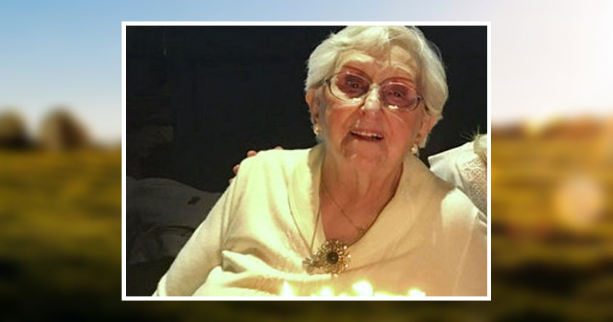 Denise Freer Obituary - Wareing Cremation Services
