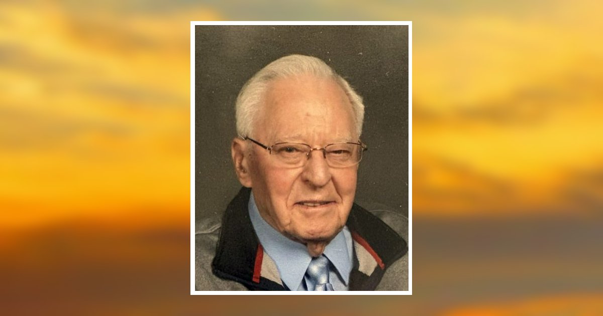 Wilbert Macziewski Obituary January 8, 2025 - Anderson-TeBeest Funeral Home